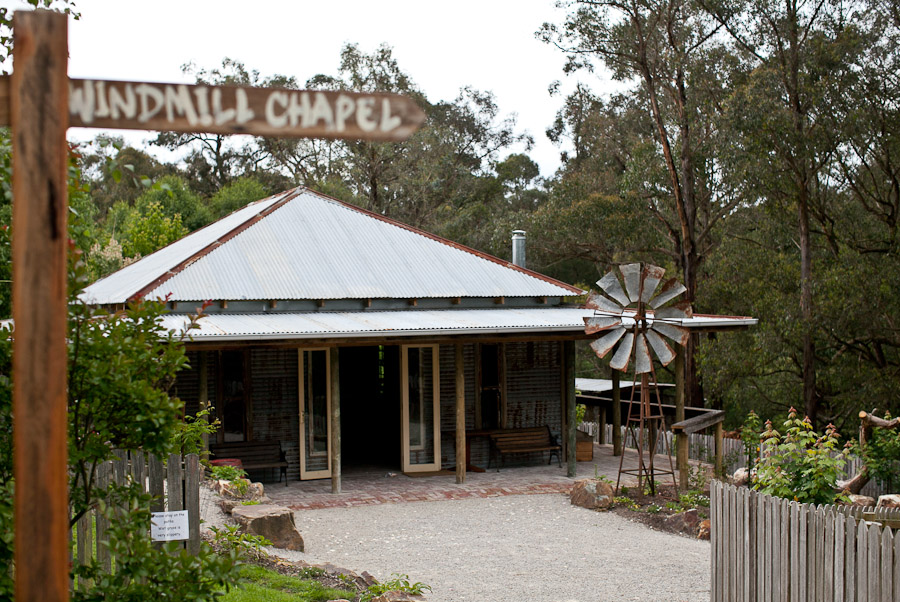 Sarah & Steve's wedding at Gum Gully Farm, Silvan